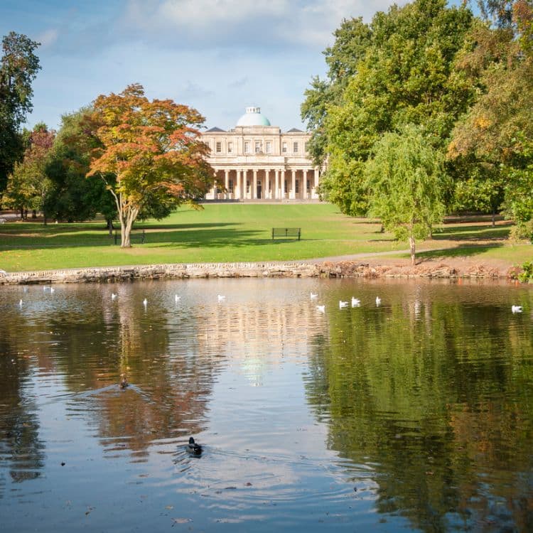 Taxi Cheltenham to / from London from Only £181